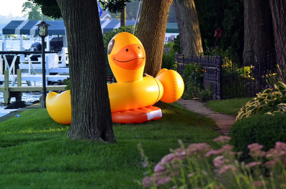 Best Heavy Duty Pool Floats for Heavy Adults (Up To 400lbs)